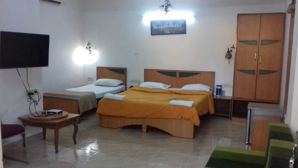 Hotel Rajdhani - Lonavla