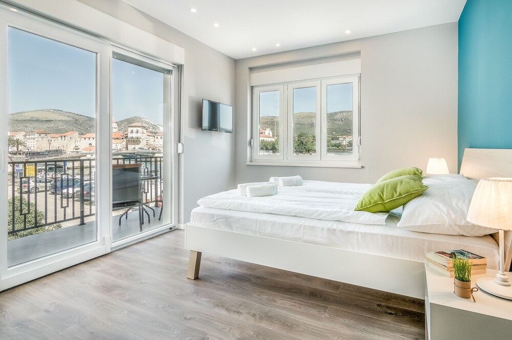 4 Elements Old Town Views Rooms - 트로기르