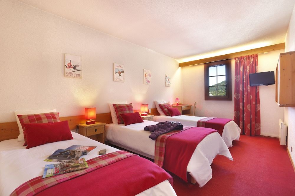 Hôtel Du Bourg Valmorel En Savoie - Pied Des Pistes - Saint-Martin-de-Belleville