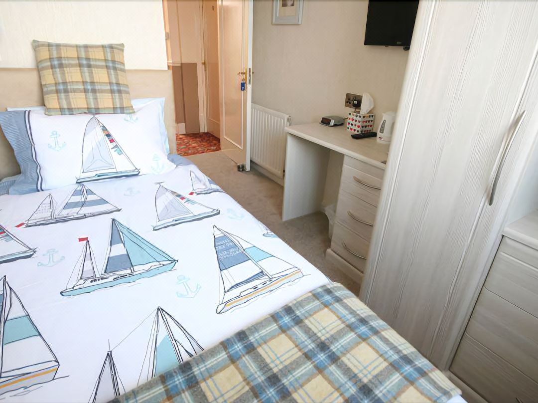 Sea Tang Guest House - Brixham