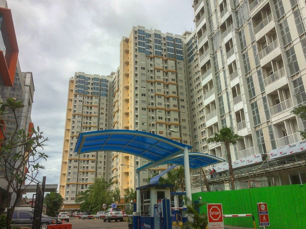 Modern And Stylish 2br Pakubuwono Terrace Apartment - South Tangerang