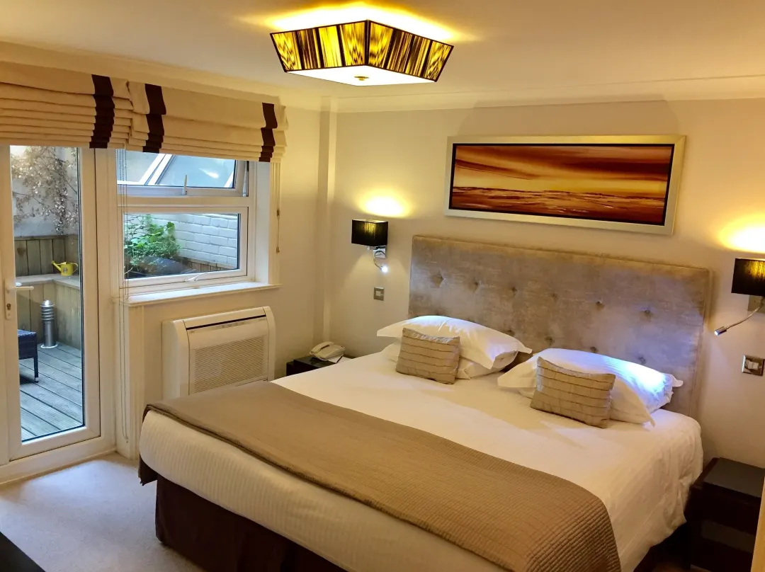 Beaufort House - Knightsbridge - Leyton