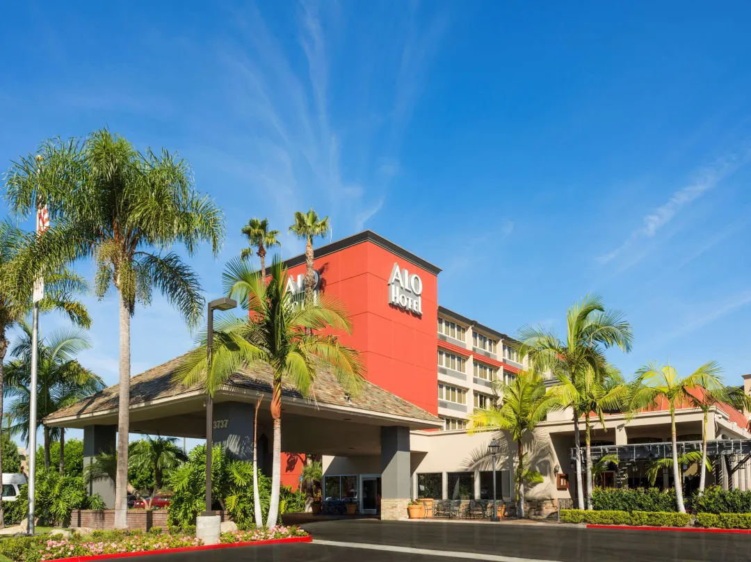Alo Hotel By Ayres, Orange - Huntington Beach, CA