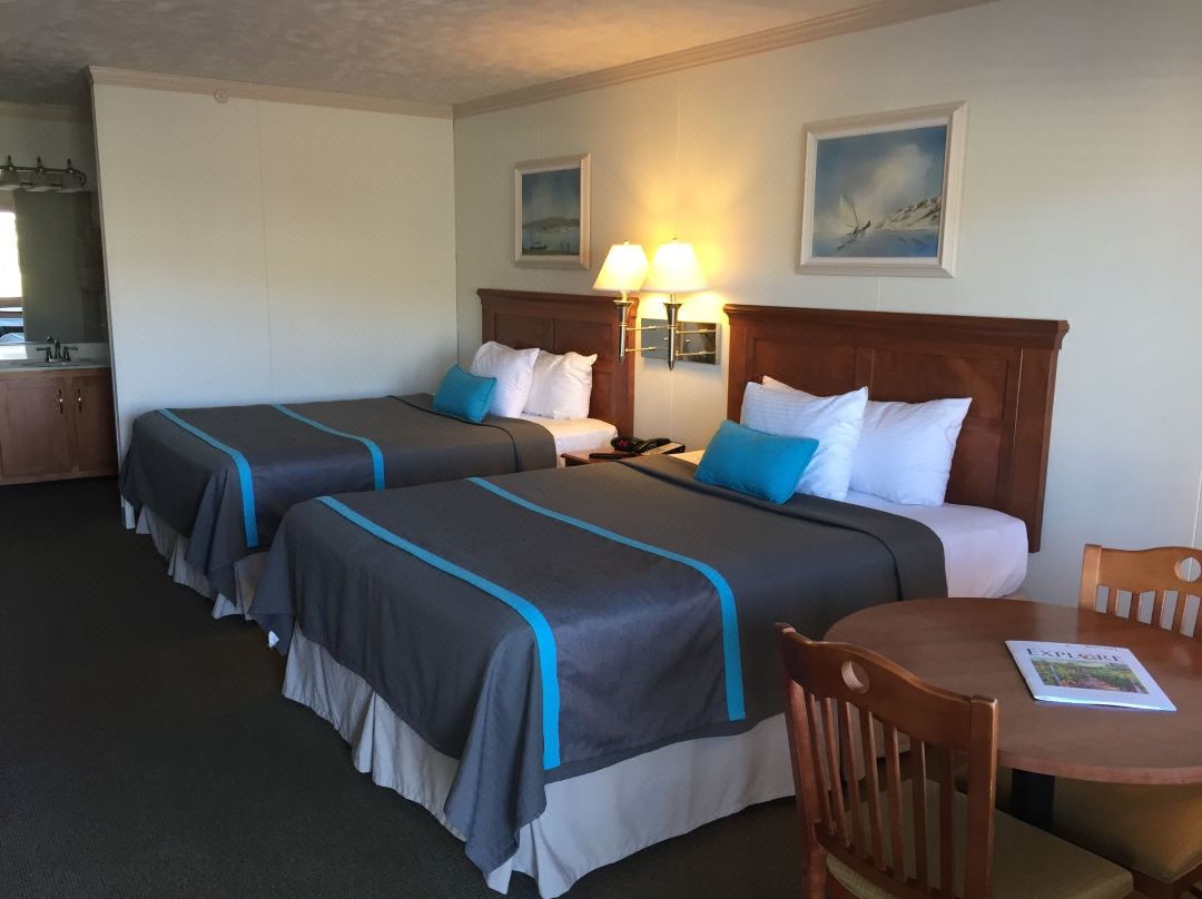 Harbor Lights Resort - Frankfort