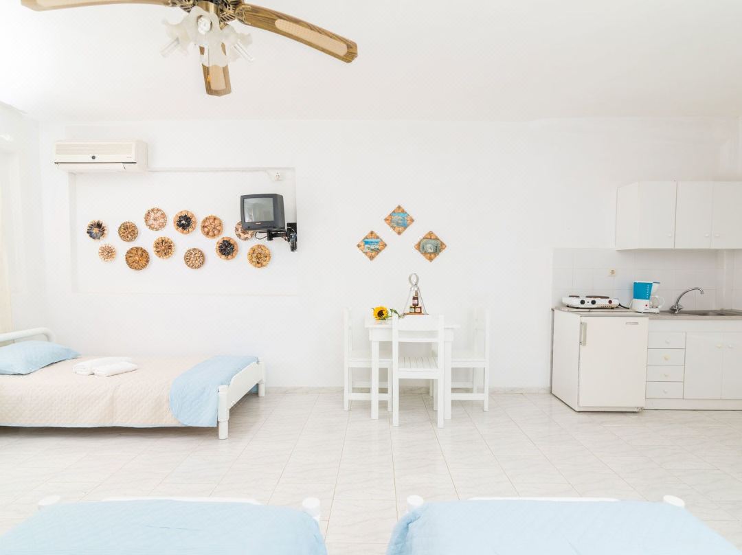 Remvi Studios - Paros