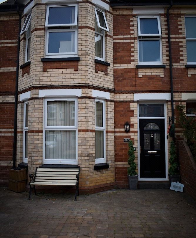 Tlc Exmouth Bed And Breakfast - Exmouth