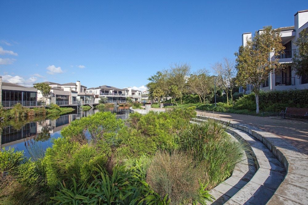 Waterstone West A103 By Ctha - Le Cap