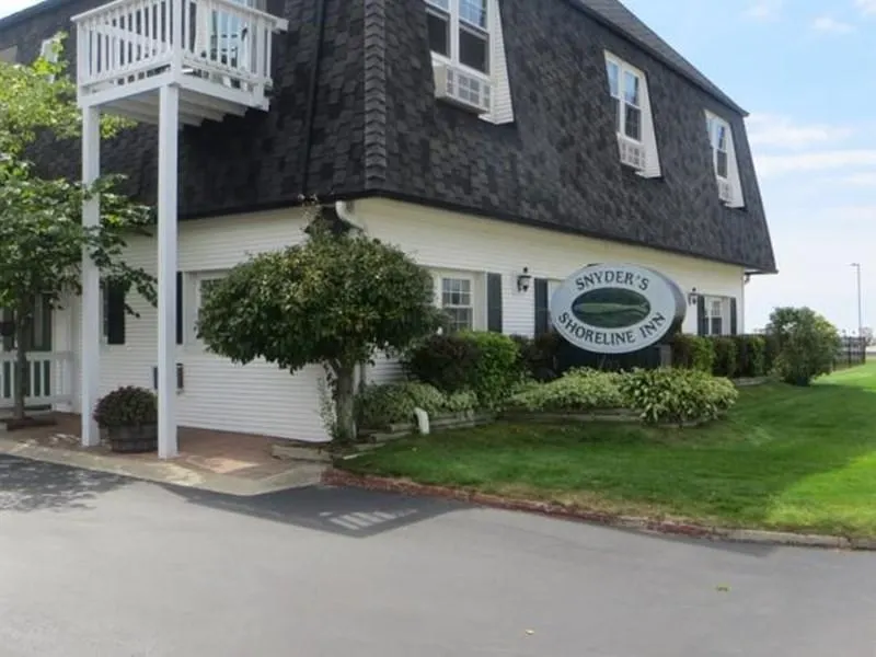 Snyders Shoreline Inn - Ludington, MI