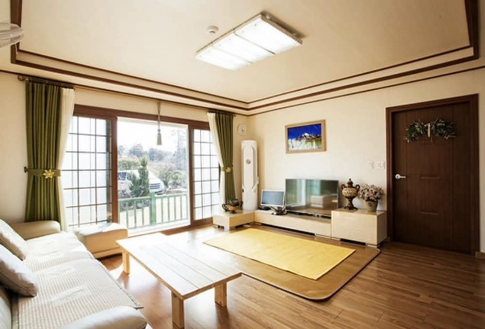 Casa Linda Pension-acommodation - Jeju-si