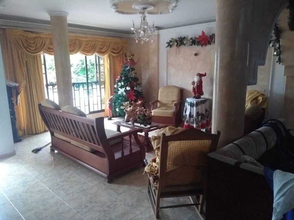 Eden De Las Acacias - Cali