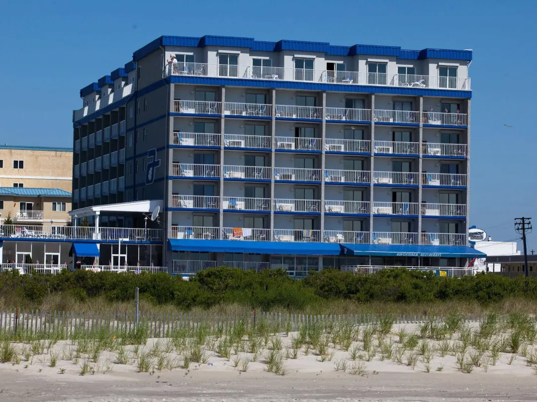 Adventurer Oceanfront Inn - Stone Harbor, NJ