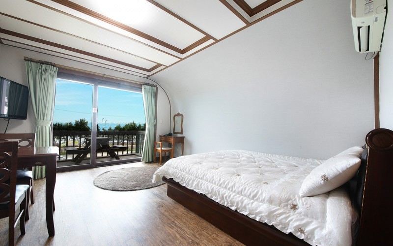 Gangneung Gyeongpo Blue Beach Pension - Gangneung-si