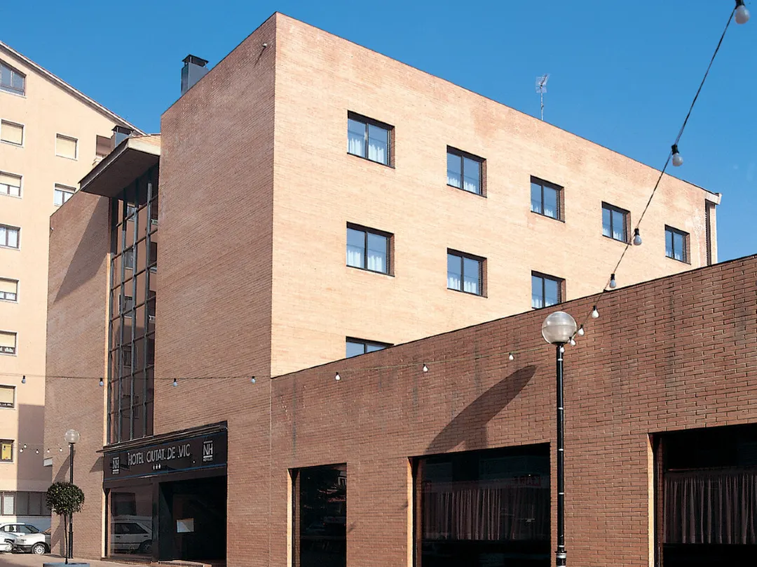 Up Rooms Vic Hotel - Vic