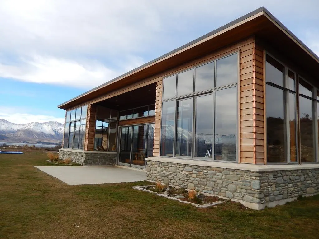 Isolation Bay - Lake Tekapo