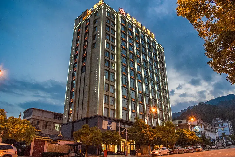 Taiyangcheng Hotel - Lincang